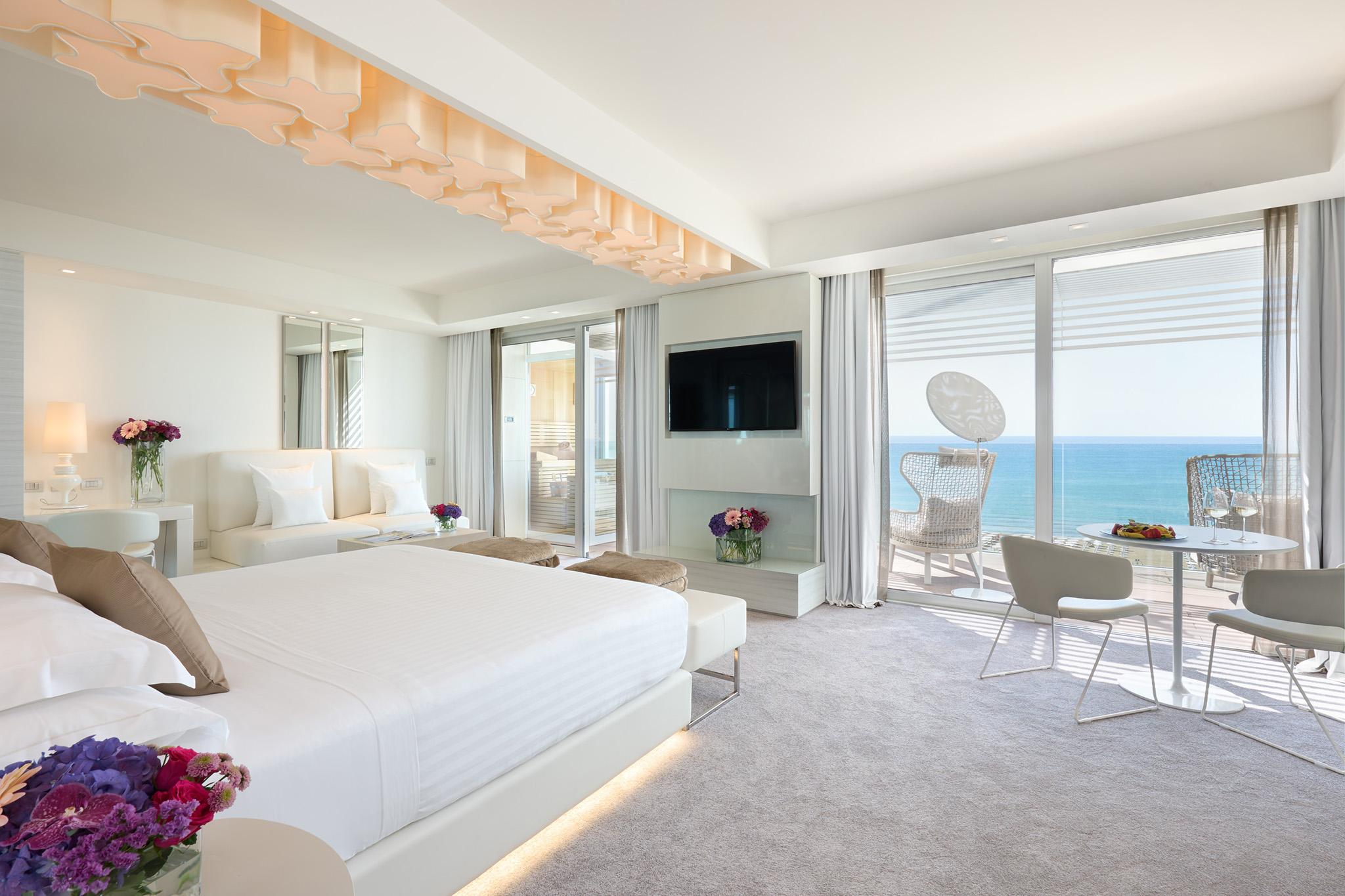 Suites: luxury hotel rooms near Venice | Almar Resort & Spa