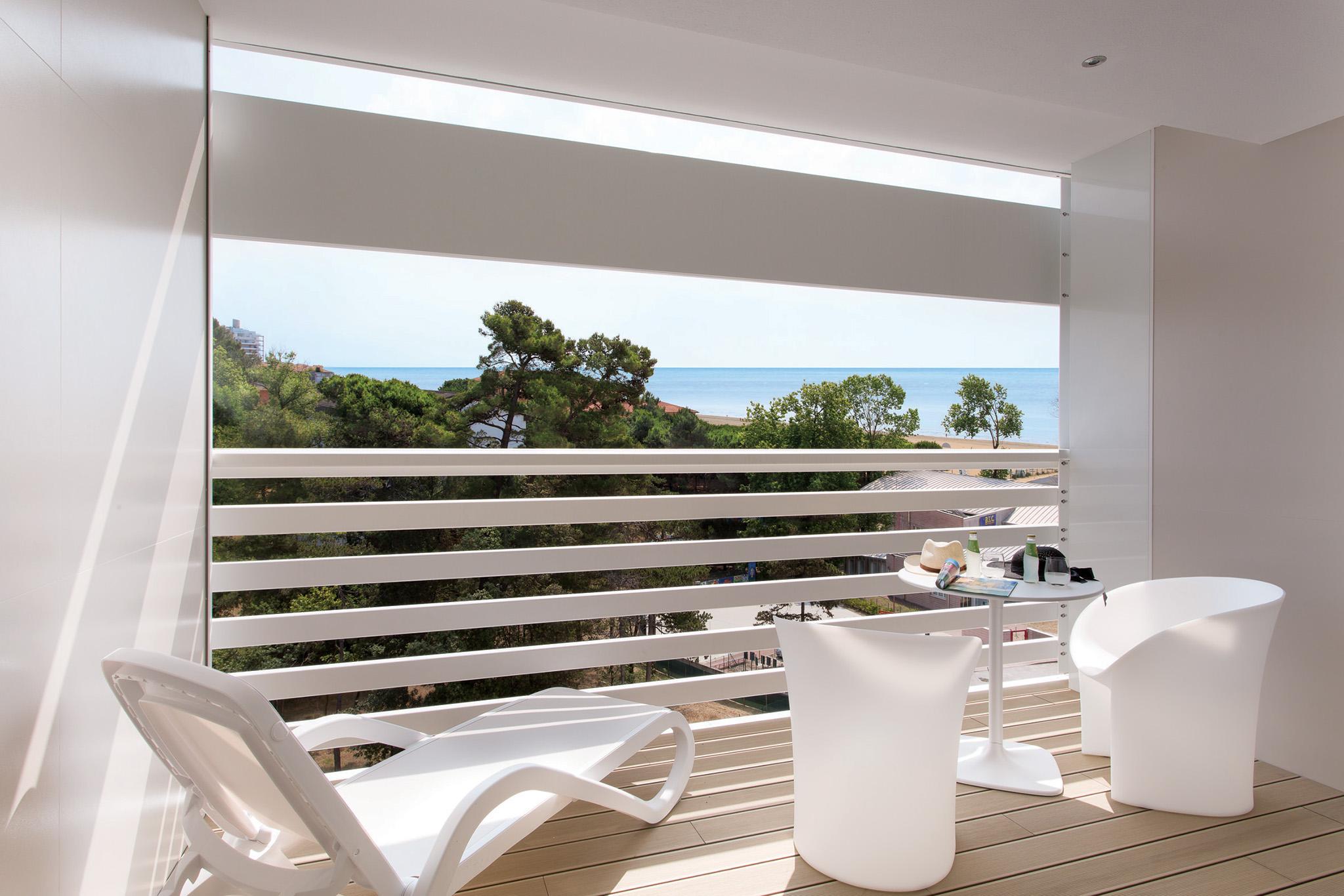 Superior Hotel Room with luxury bathroom | Almar Hotel Jesolo