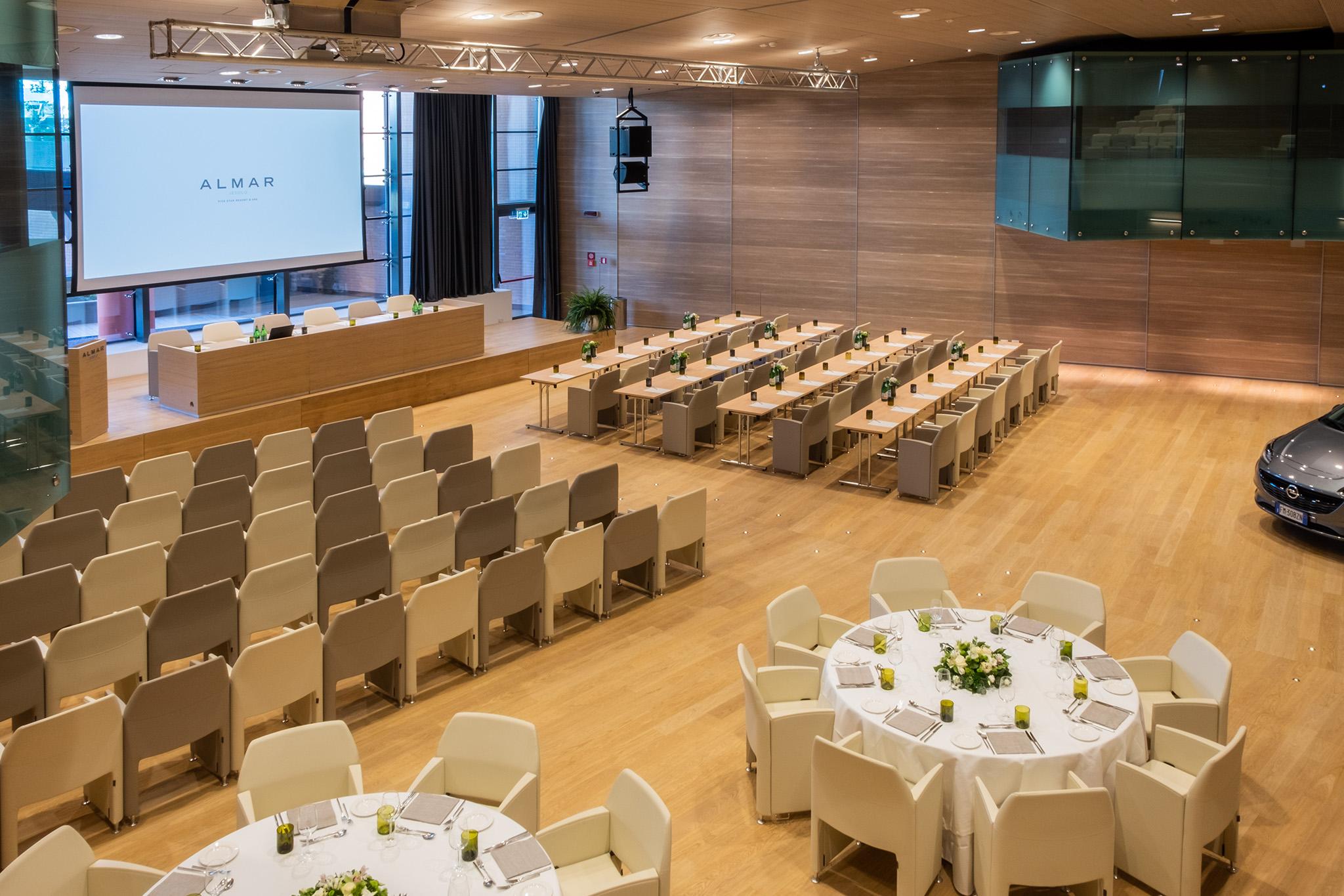 Hotel conference and meeting rooms with equipment | Almar